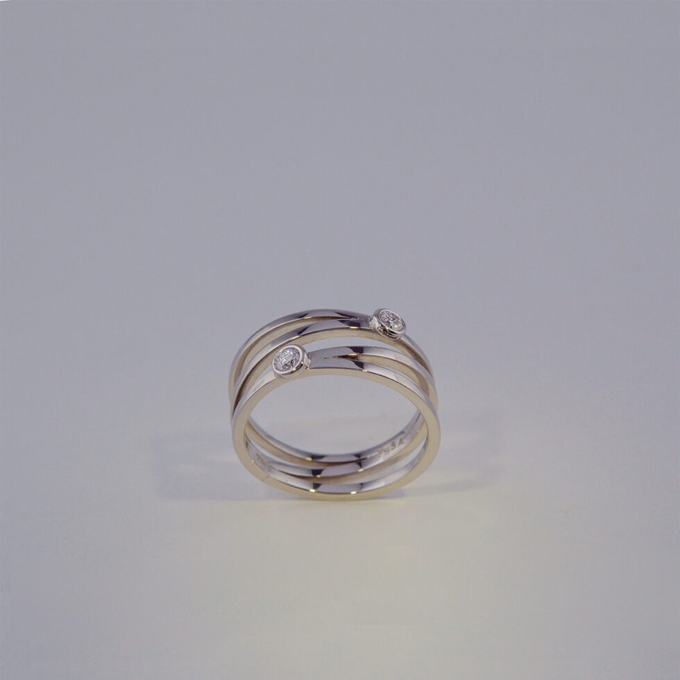 Bague Destin Croisé Or Gris - Bénédikt Aïchelé Joaillier